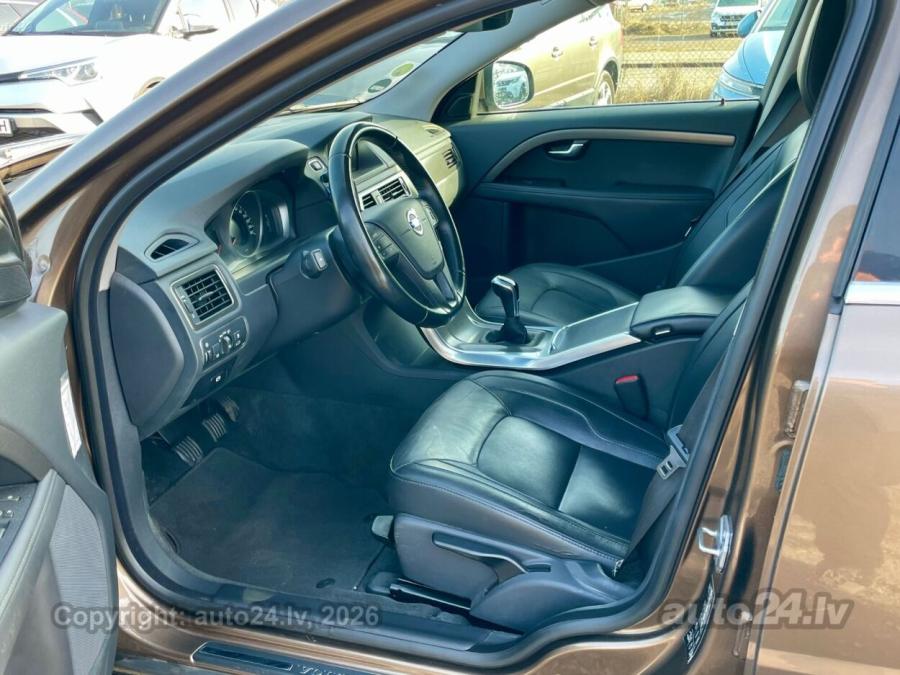 Volvo V70 2015 in Tallinn, with an engine capacity of 2.00 L and mileage of 250 thousand km for 9999 €, photo 11 on AUTOMOTO.COM.LV