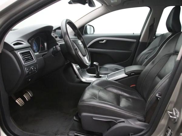 Volvo V70 2015 Viļņa, ar dzinēja tilpumu 2.00 L un nobraukumu 282 tūkst. km par 7599 €, foto 4 vietnē AUTOMOTO.COM.LV