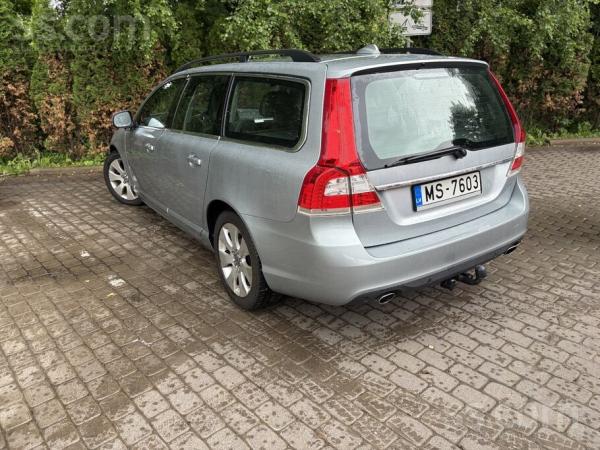 Volvo V70 2015 Rīga, ar dzinēja tilpumu 2.00 L un nobraukumu 234 tūkst. km par 3990 €, foto 4 vietnē AUTOMOTO.COM.LV