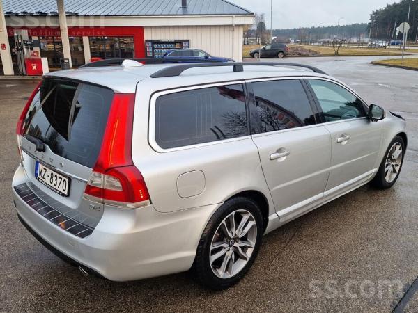 Volvo V70 2015 Rīga, ar dzinēja tilpumu 2.00 L un nobraukumu 280 tūkst. km par 5700 €, foto 5 vietnē AUTOMOTO.COM.LV
