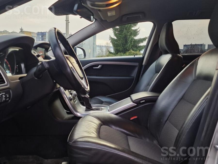 Volvo V70 2015 Rīga, ar dzinēja tilpumu 2.00 L un nobraukumu 280 tūkst. km par 5700 €, foto 10 vietnē AUTOMOTO.COM.LV