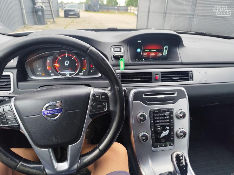 Volvo V70 2015 Tauragė, ar dzinēja tilpumu 2.00 L un nobraukumu 521 tūkst. km par 3350 €, foto 10 vietnē AUTOMOTO.COM.LV