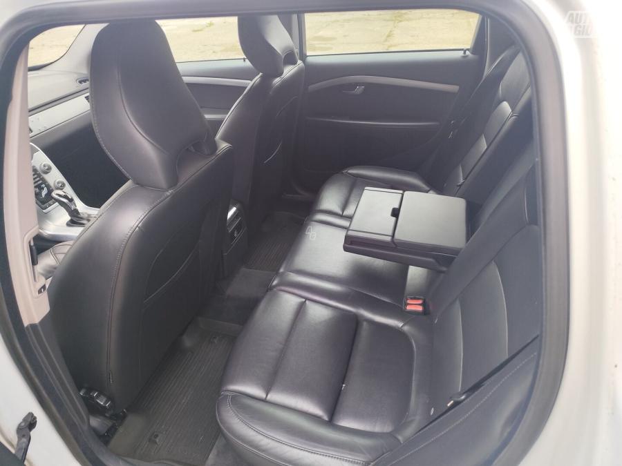 Volvo V70 2015 Tauragė, ar dzinēja tilpumu 2.00 L un nobraukumu 521 tūkst. km par 3350 €, foto 13 vietnē AUTOMOTO.COM.LV