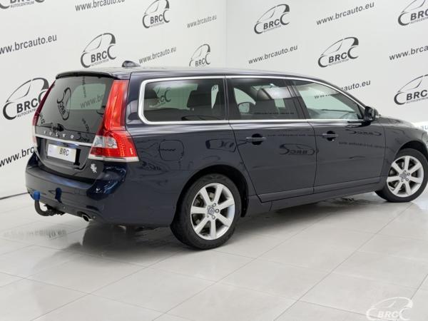 Volvo V70 2015 in Vilnius, with an engine capacity of 1.97 L and mileage of 360 thousand km for 6500 €, photo 2 on AUTOMOTO.COM.LV