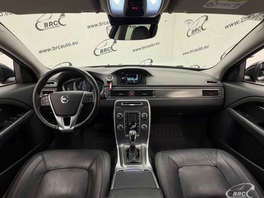 Volvo V70 2015 in Vilnius, with an engine capacity of 1.97 L and mileage of 360 thousand km for 6500 €, photo 4 on AUTOMOTO.COM.LV