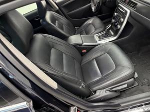 Volvo V70 2015 in Vilnius, with an engine capacity of 1.97 L and mileage of 360 thousand km for 6500 €, photo 6 on AUTOMOTO.COM.LV