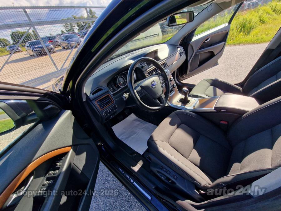 Volvo V70 2015 in Tartu, with an engine capacity of 2.00 L and mileage of 220 thousand km for 8690 €, photo 14 on AUTOMOTO.COM.LV
