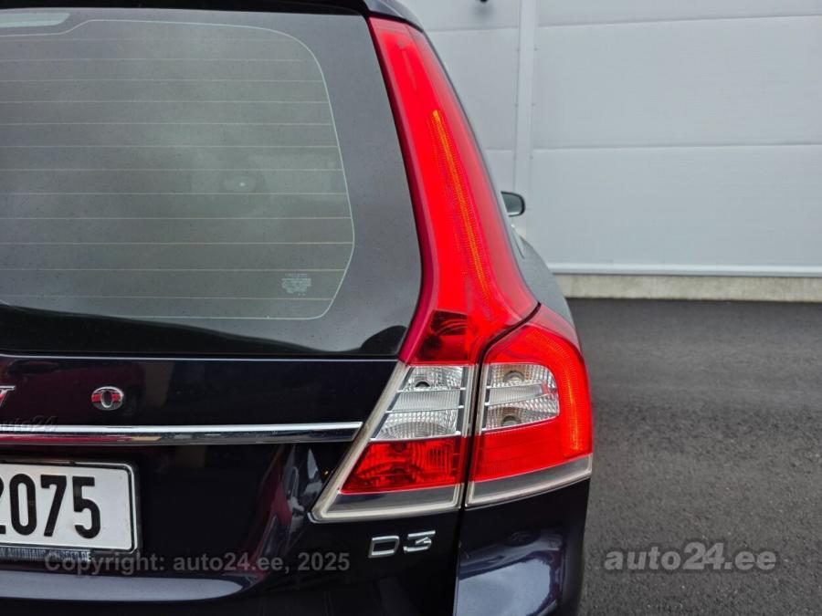 Volvo V70 2016 Tallina, ar dzinēja tilpumu 2.00 L un nobraukumu 233 tūkst. km par 8590 €, foto 24 vietnē AUTOMOTO.COM.LV