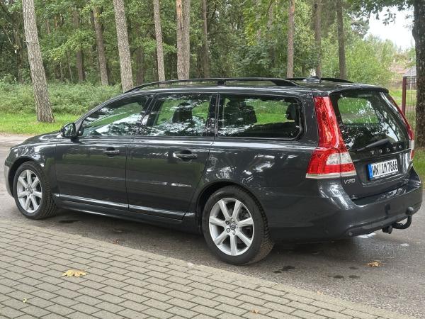 Volvo V70 2016 in Vilnius on AUTOMOTO.COM.LV Volvo V70 2016 in Vilnius, with an engine capacity of 2.00 L and mileage of 161 thousand km for 9200 β¬, photo 6 on AUTOMOTO.COM.LV