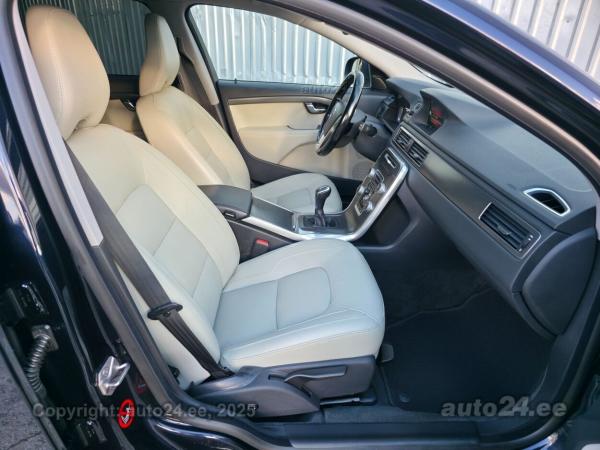 Volvo V70 2017 in Tallinn, with an engine capacity of 2.00 L and mileage of 230 thousand km for 9350 €, photo 11 on AUTOMOTO.COM.LV