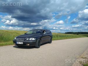 Violet Volvo V70 2000 in Saldus, with an engine capacity of 2.50 L and mileage of 300 thousand km for 1450 €, photo 1 on AUTOMOTO.COM.LV