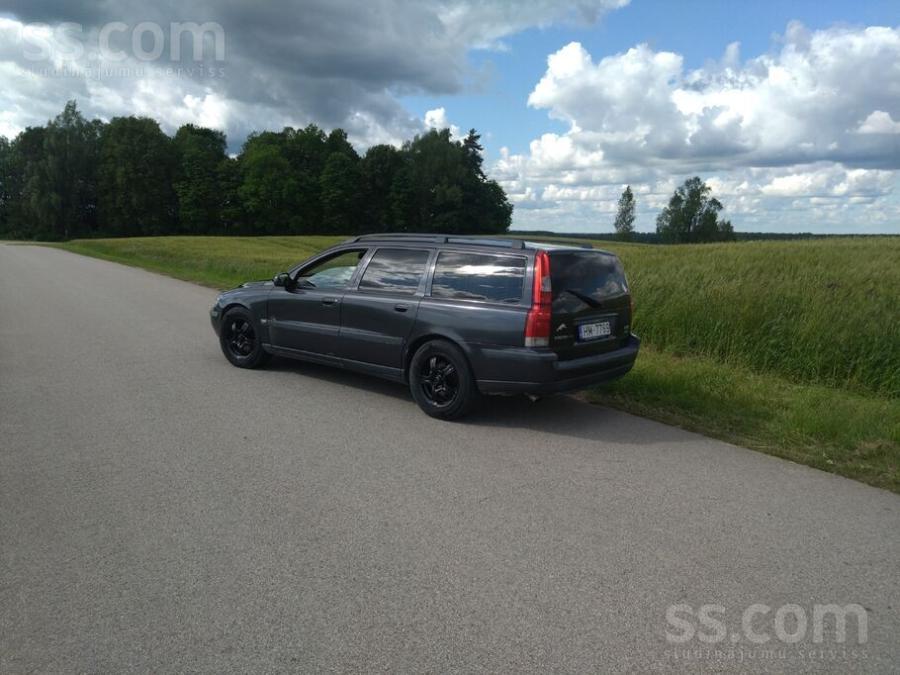 Violet Volvo V70 2000 in Saldus, with an engine capacity of 2.50 L and mileage of 300 thousand km for 1450 €, photo 5 on AUTOMOTO.COM.LV