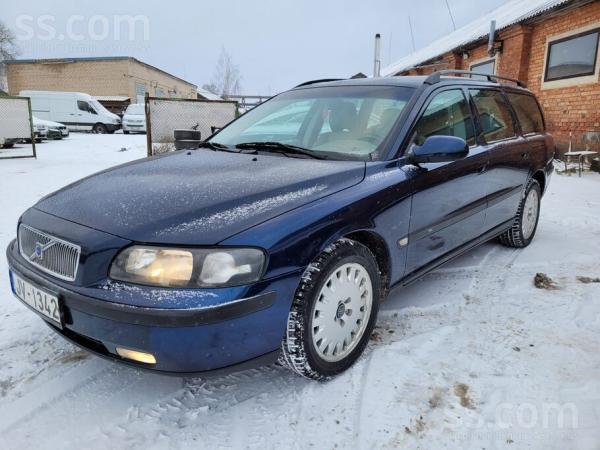 Violet Volvo V70 2000 in Daugavpils, with an engine capacity of 2.50 L and mileage of 285 thousand km for 1990 €, photo 3 on AUTOMOTO.COM.LV
