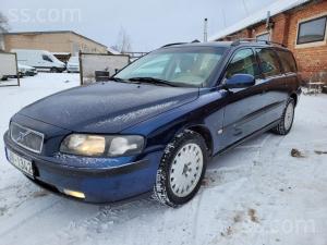 Violet Volvo V70 2000 in Daugavpils, with an engine capacity of 2.50 L and mileage of 285 thousand km for 1990 €, photo 3 on AUTOMOTO.COM.LV
