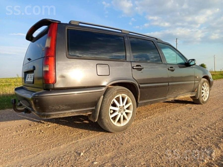 Violets Volvo V70 2000 Balvi, ar dzinēja tilpumu 2.50 L un nobraukumu 561 tūkst. km par 1300 €, foto 7 vietnē AUTOMOTO.COM.LV