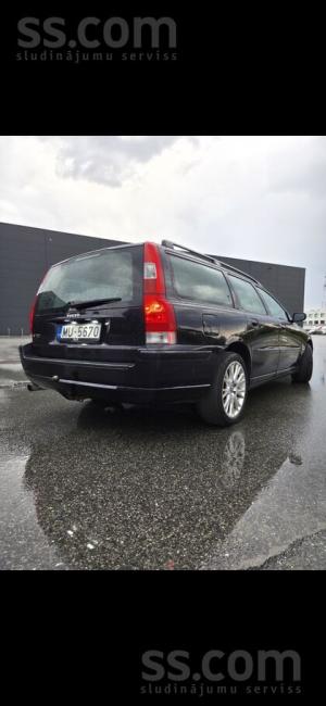 Violets Volvo V70 2005 Rīga, ar dzinēja tilpumu 2.40 L un nobraukumu 395 tūkst. km par 1800 €, foto 3 vietnē AUTOMOTO.COM.LV