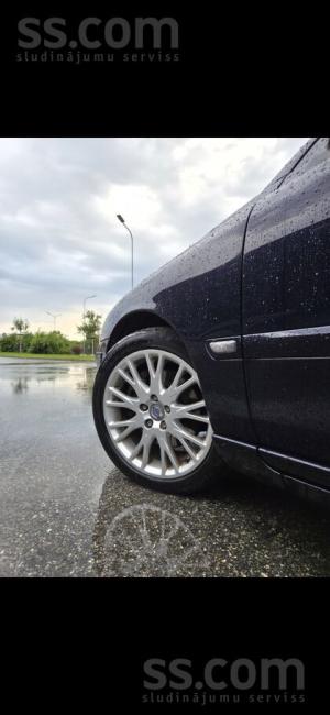 Violets Volvo V70 2005 Rīga, ar dzinēja tilpumu 2.40 L un nobraukumu 395 tūkst. km par 1800 €, foto 4 vietnē AUTOMOTO.COM.LV