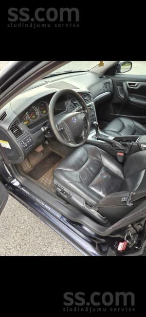 Violets Volvo V70 2005 Rīga, ar dzinēja tilpumu 2.40 L un nobraukumu 395 tūkst. km par 1800 €, foto 8 vietnē AUTOMOTO.COM.LV