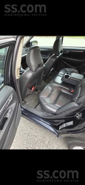 Violets Volvo V70 2005 Rīga, ar dzinēja tilpumu 2.40 L un nobraukumu 395 tūkst. km par 1800 €, foto 9 vietnē AUTOMOTO.COM.LV