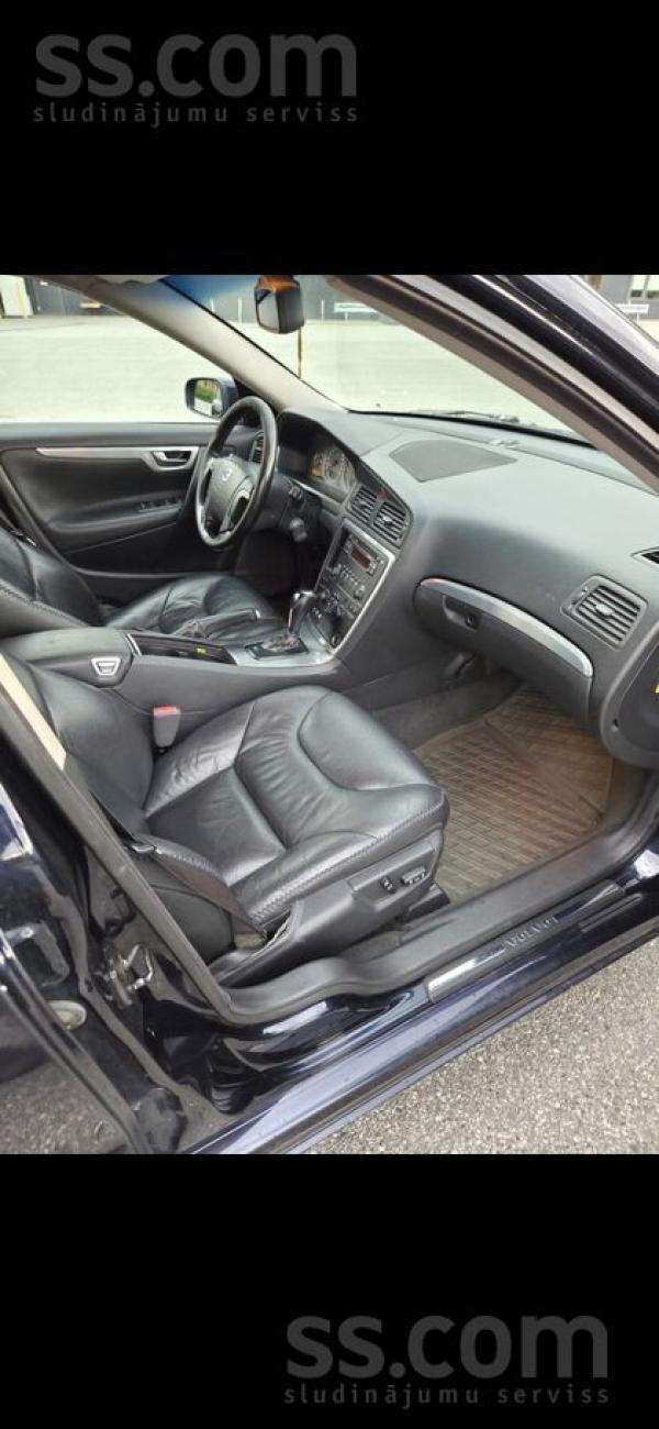 Violet Volvo V70 2005 in Riga, with an engine capacity of 2.40 L and mileage of 395 thousand km for 1800 €, photo 10 on AUTOMOTO.COM.LV