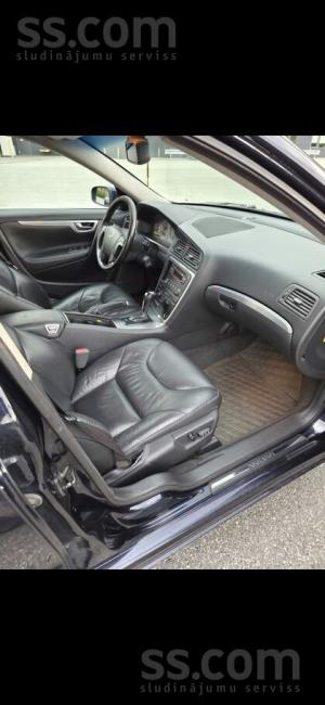 Violets Volvo V70 2005 Rīga, ar dzinēja tilpumu 2.40 L un nobraukumu 395 tūkst. km par 1800 €, foto 11 vietnē AUTOMOTO.COM.LV