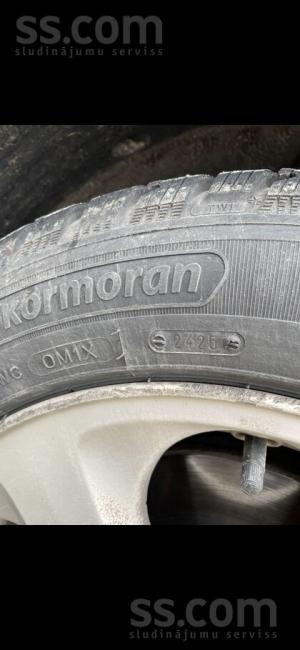 Violets Volvo V70 2005 Rīga, ar dzinēja tilpumu 2.40 L un nobraukumu 395 tūkst. km par 1800 €, foto 14 vietnē AUTOMOTO.COM.LV