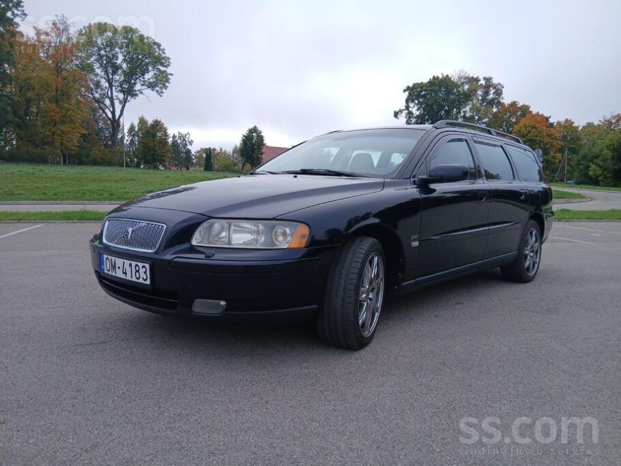 Violet Volvo V70 2005 in Balvi, with an engine capacity of 2.40 L and mileage of 587 thousand km for 1750 €, photo 1 on AUTOMOTO.COM.LV
