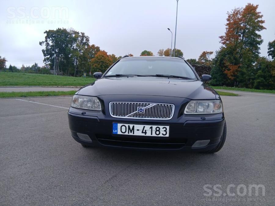 Violet Volvo V70 2005 in Balvi, with an engine capacity of 2.40 L and mileage of 587 thousand km for 1750 €, photo 3 on AUTOMOTO.COM.LV