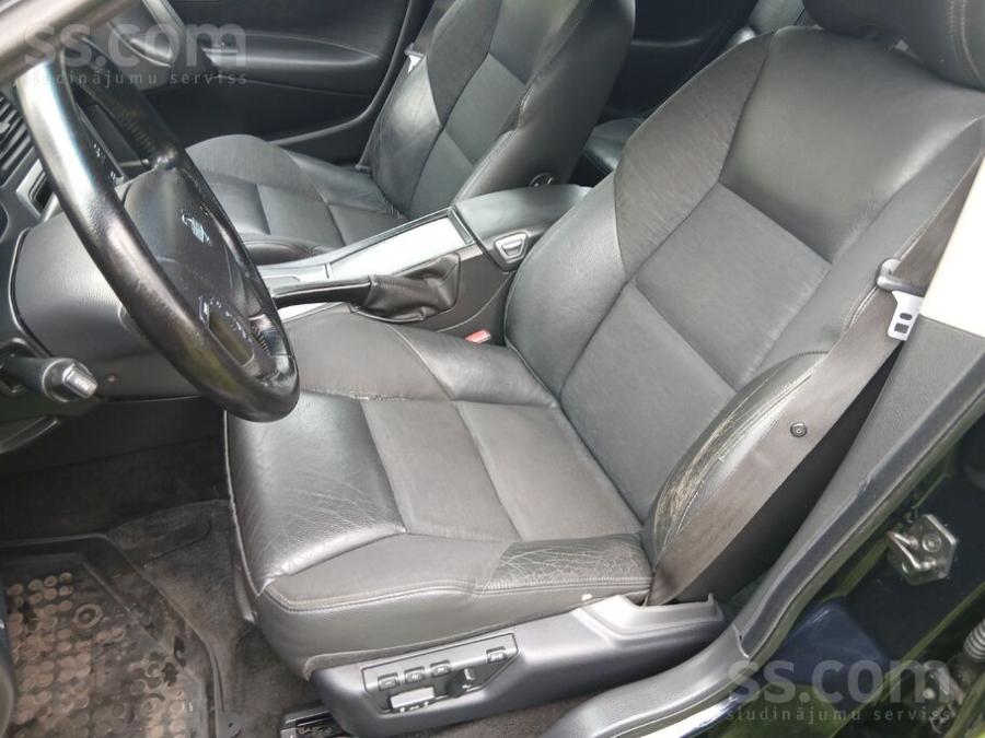Violet Volvo V70 2005 in Balvi, with an engine capacity of 2.40 L and mileage of 587 thousand km for 1750 €, photo 13 on AUTOMOTO.COM.LV