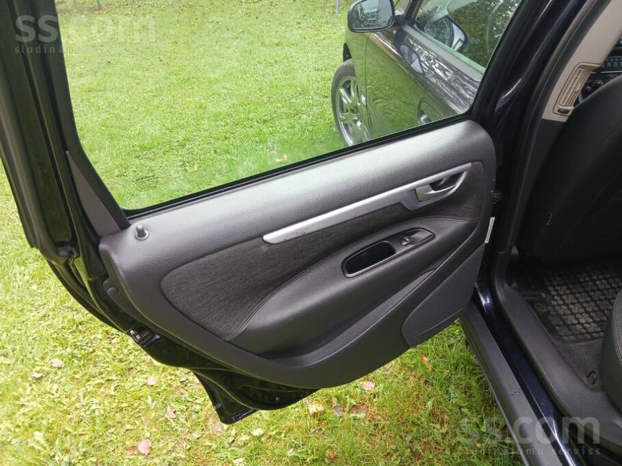 Violet Volvo V70 2005 in Balvi, with an engine capacity of 2.40 L and mileage of 587 thousand km for 1750 €, photo 24 on AUTOMOTO.COM.LV