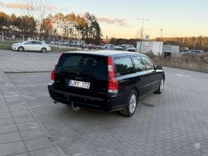 Violets Volvo V70 2006 Viļņa, ar dzinēja tilpumu 2.40 L un nobraukumu 400 tūkst. km par 1350 €, foto 3 vietnē AUTOMOTO.COM.LV