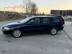 Violet Volvo V70 2006 in Vilnius, with an engine capacity of 2.40 L and mileage of 399 thousand km for 1300 €, photo 5 on AUTOMOTO.COM.LV