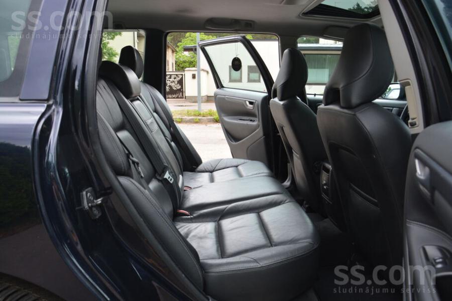 Violet Volvo V70 2007 in Riga, with an engine capacity of 2.40 L and mileage of 315 thousand km for 4100 €, photo 8 on AUTOMOTO.COM.LV