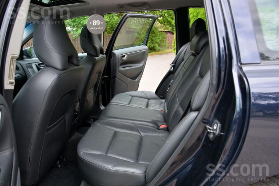 Violet Volvo V70 2007 in Riga, with an engine capacity of 2.40 L and mileage of 315 thousand km for 4100 €, photo 10 on AUTOMOTO.COM.LV