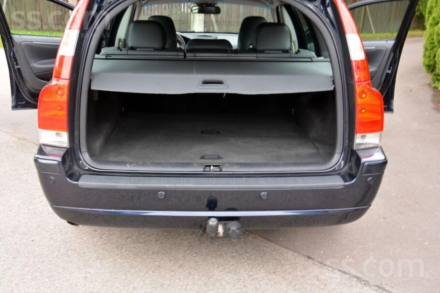 Violet Volvo V70 2007 in Riga, with an engine capacity of 2.40 L and mileage of 315 thousand km for 4100 €, photo 19 on AUTOMOTO.COM.LV