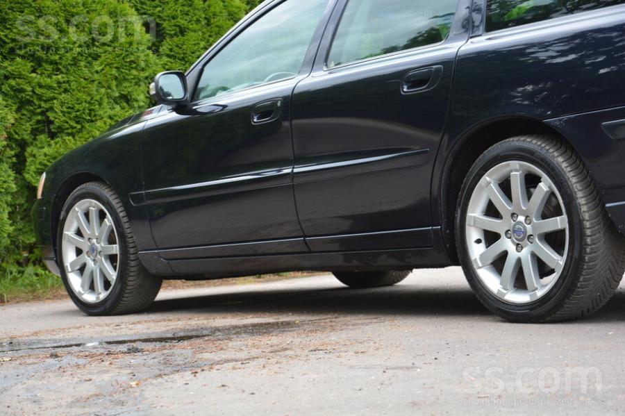 Violet Volvo V70 2007 in Riga, with an engine capacity of 2.40 L and mileage of 315 thousand km for 4100 €, photo 21 on AUTOMOTO.COM.LV