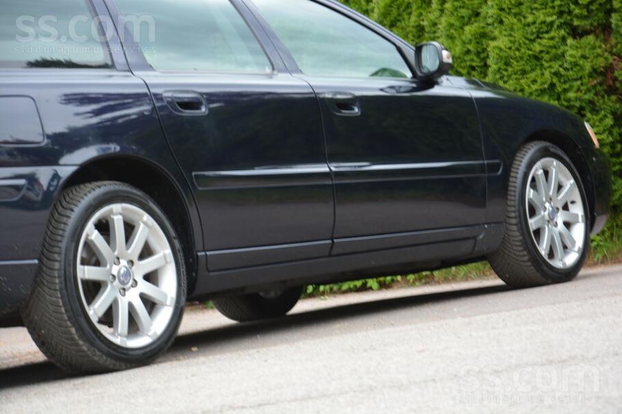 Violet Volvo V70 2007 in Riga, with an engine capacity of 2.40 L and mileage of 315 thousand km for 4100 €, photo 27 on AUTOMOTO.COM.LV