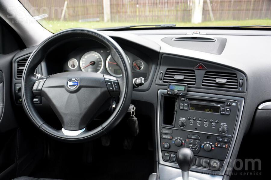 Violet Volvo V70 2007 in Riga, with an engine capacity of 2.40 L and mileage of 315 thousand km for 4100 €, photo 33 on AUTOMOTO.COM.LV