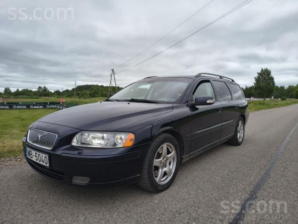 Violet Volvo V70 2007 in Daugavpils, with an engine capacity of 2.40 L and mileage of 293 thousand km for 2400 €, photo 1 on AUTOMOTO.COM.LV