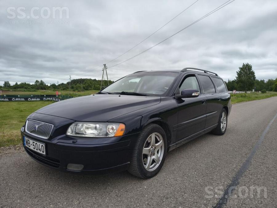 Violets Volvo V70 2007 Daugavpils, ar dzinēja tilpumu 2.40 L un nobraukumu 293 tūkst. km par 2400 €, foto 1 vietnē AUTOMOTO.COM.LV