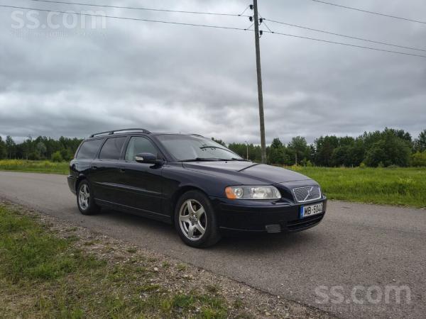 Violet Volvo V70 2007 in Daugavpils, with an engine capacity of 2.40 L and mileage of 293 thousand km for 2400 €, photo 2 on AUTOMOTO.COM.LV