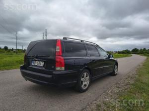 Violets Volvo V70 2007 Daugavpils, ar dzinēja tilpumu 2.40 L un nobraukumu 293 tūkst. km par 2400 €, foto 4 vietnē AUTOMOTO.COM.LV
