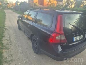 Violets Volvo V70 2007 Daugavpils, ar dzinēja tilpumu 2.40 L un nobraukumu 366 tūkst. km par 1800 €, foto 5 vietnē AUTOMOTO.COM.LV