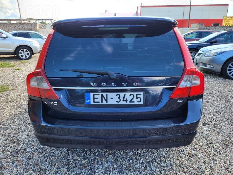 Violet Volvo V70 2007 in Daugavpils, with an engine capacity of 2.40 L and mileage of 389 thousand km for 3650 €, photo 5 on AUTOMOTO.COM.LV