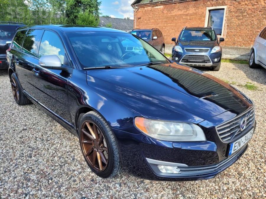 Violet Volvo V70 2007 in Daugavpils, with an engine capacity of 2.40 L and mileage of 389 thousand km for 3650 €, photo 8 on AUTOMOTO.COM.LV