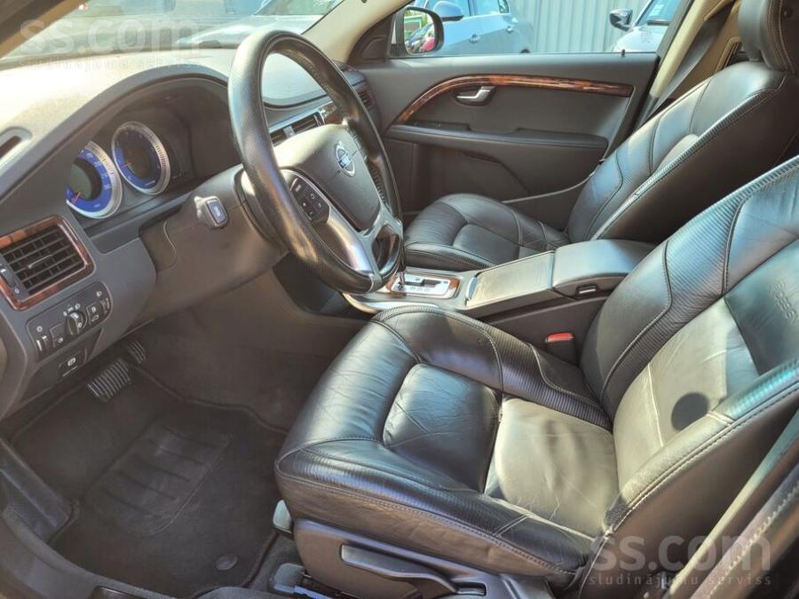 Violet Volvo V70 2007 in Daugavpils, with an engine capacity of 2.40 L and mileage of 389 thousand km for 3650 €, photo 11 on AUTOMOTO.COM.LV