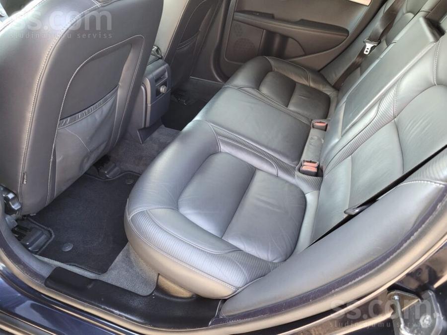 Violet Volvo V70 2007 in Daugavpils, with an engine capacity of 2.40 L and mileage of 389 thousand km for 3650 €, photo 12 on AUTOMOTO.COM.LV