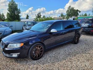 Violet Volvo V70 2007 in Daugavpils, with an engine capacity of 2.40 L and mileage of 389 thousand km for 3650 €, photo  on AUTOMOTO.COM.LV