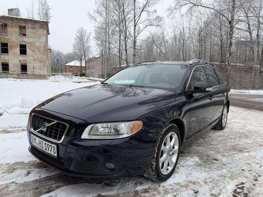 Violet Volvo V70 2008 in Prienai, with an engine capacity of 2.40 L and mileage of 278 thousand km for 4750 €, photo 3 on AUTOMOTO.COM.LV