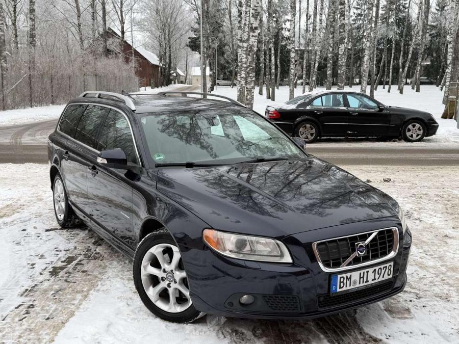 Violet Volvo V70 2008 in Prienai, with an engine capacity of 2.40 L and mileage of 278 thousand km for 4750 €, photo 4 on AUTOMOTO.COM.LV